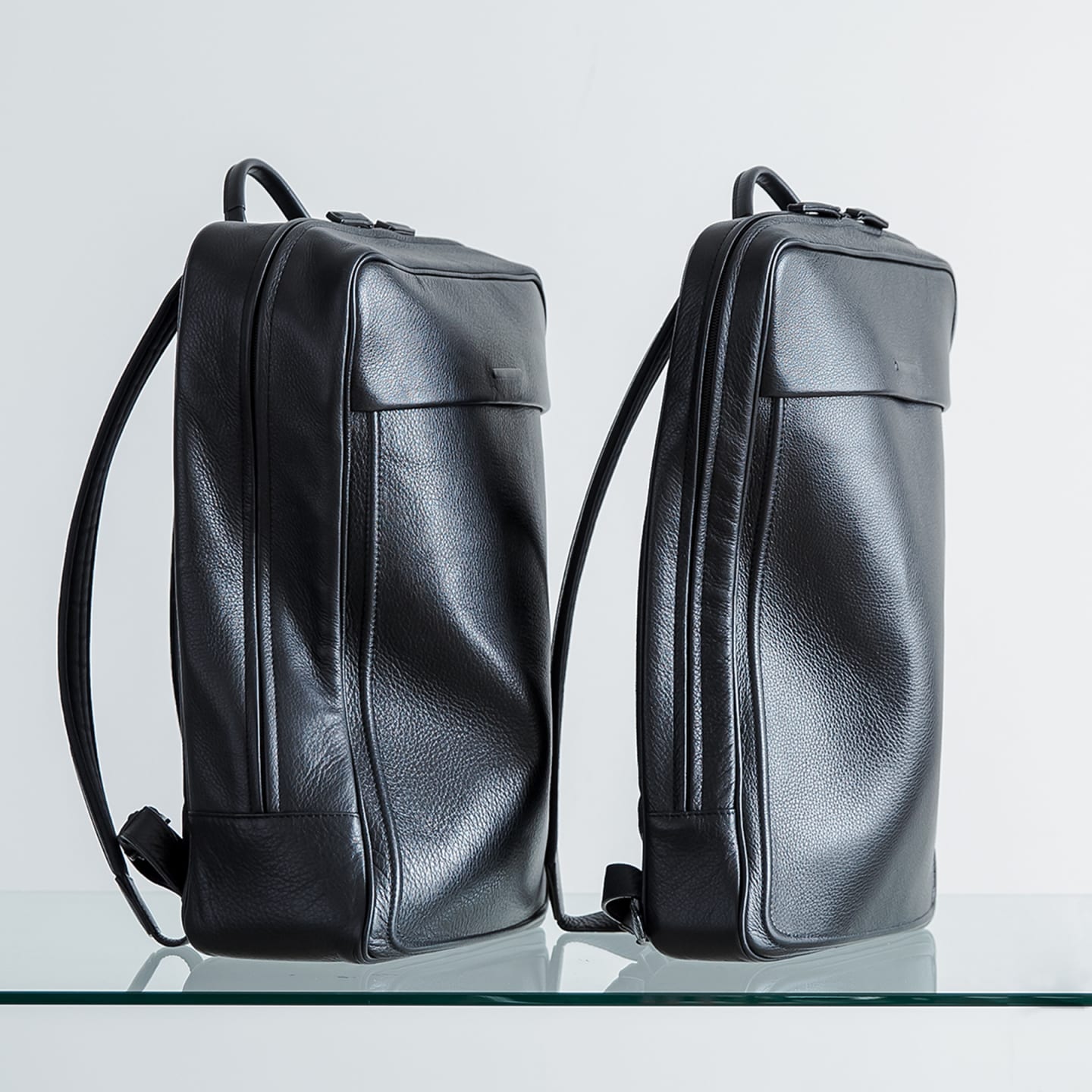 objcts.ioから超薄型バックパック「Commuters」が限定発売 都市のミニマリストに向けた提案 | AXIS Web | デザインの視点で、人間の可能性や創造性を伝えるメディア