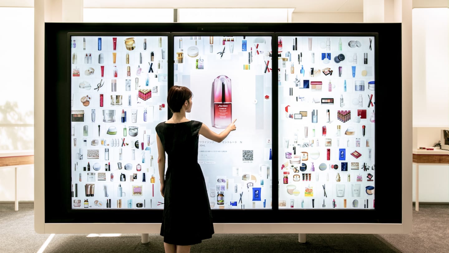 資生堂のショールーム「S/PRESS」に チームラボの「Digital Collection Wall」を導入 | AXIS Web ...