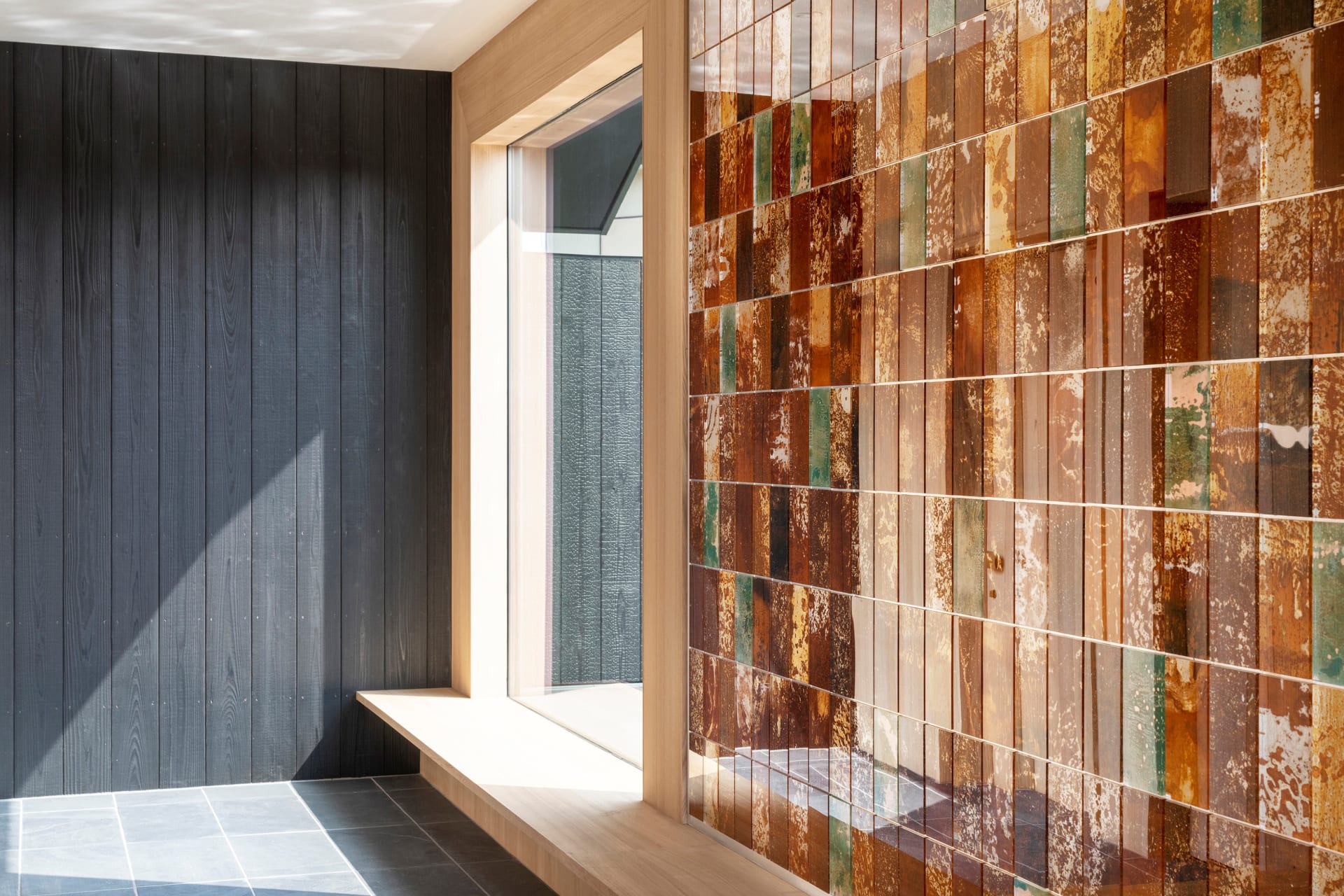 錆にフォーカスした実験的素材「Rust Harvest」の新作が公開 抽象画のようなグラフィカルな模様に注目 | AXIS Web ...