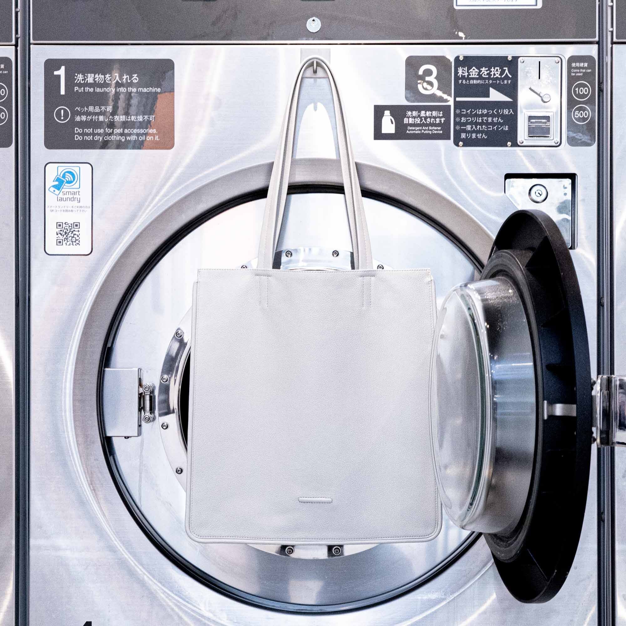 objcts.ioから洗濯乾燥に対応した 「ウォッシャブルレザートート」が登場 | AXIS Web | デザインの視点で、人間の可能性や創造性を伝えるメディア