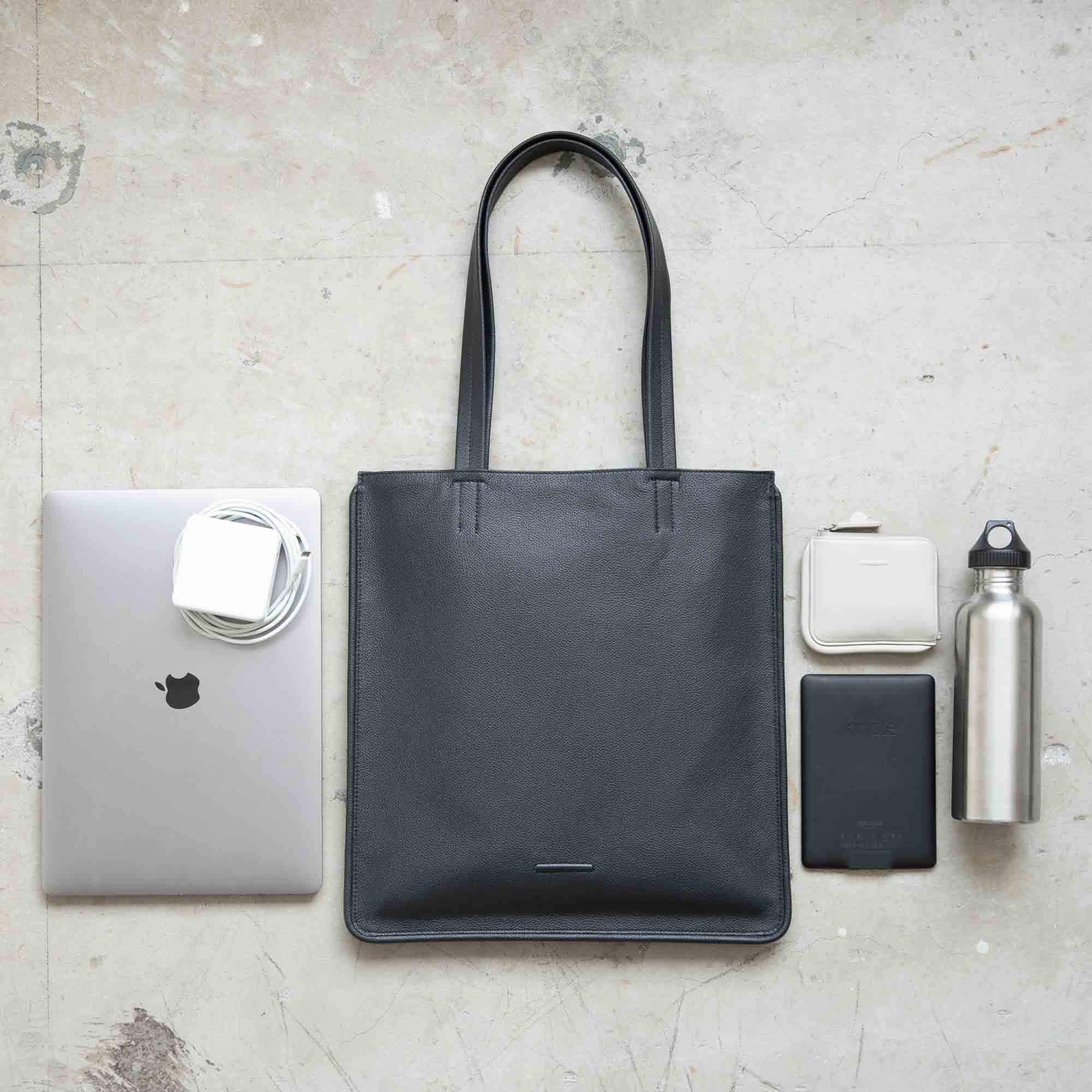 objcts.ioから洗濯乾燥に対応した 「ウォッシャブルレザートート」が登場 | AXIS Web | デザインの視点で、人間の可能性や創造性を伝えるメディア