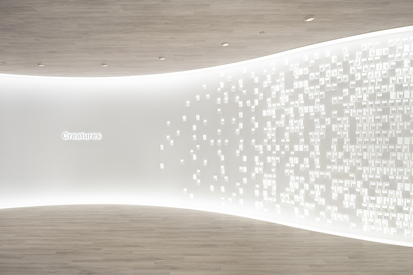 「ポケモンカード」で構成された nendoによるクリーチャーズの新オフィス | AXIS Web | デザインの視点で、人間の可能性や創造性を伝えるメディア