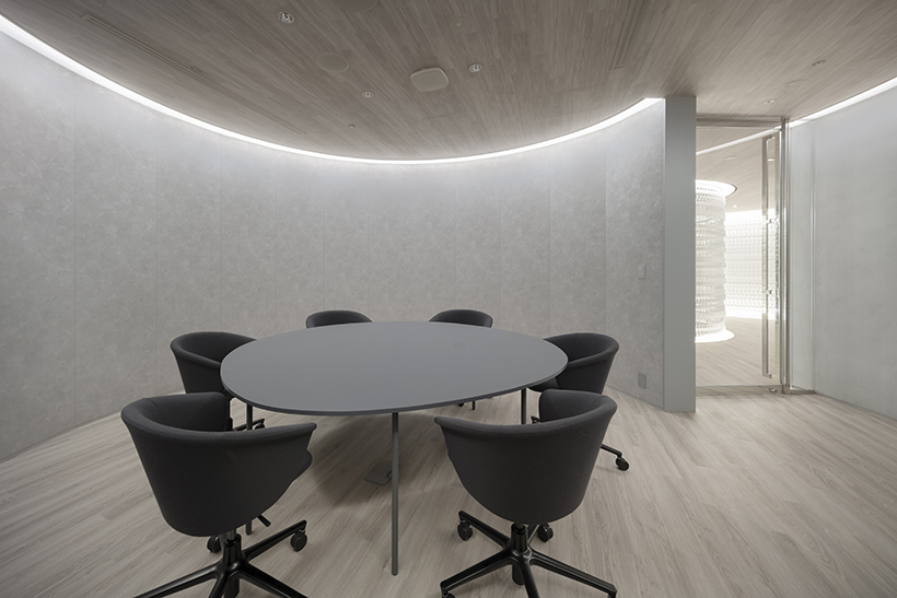 「ポケモンカード」で構成された nendoによるクリーチャーズの新オフィス | AXIS Web | デザインの視点で、人間の可能性や創造性を ...