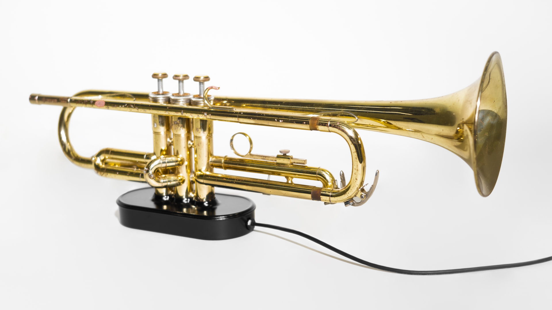 廃楽器をデジタルデバイスに生まれ変わらせる 島村楽器とKonelによる「転生楽器」 | AXIS Web | デザインの視点で、人間の可能性や創造性を伝えるメディア