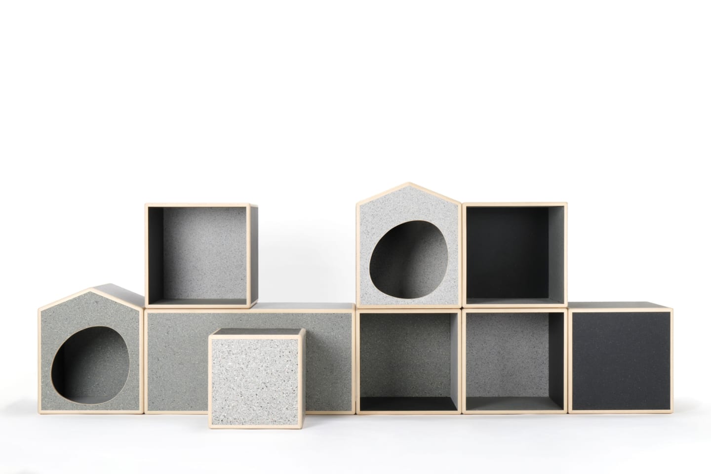 廃棄衣類のリサイクルボードを用いた 五十嵐久枝デザインのユニット家具「PANECO® BOX」 | AXIS Web | デザインの視点で、人間の可能性や創造性を伝えるメディア