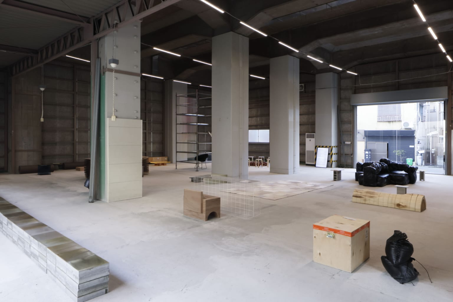 SKWATによる、高架下の芸術文化センター 「SKAC」が東京・亀有にオープン | AXIS Web | デザインの視点で、人間の可能性や創造性を伝えるメディア