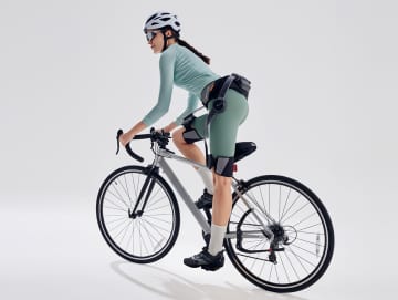 アウトドアからリハビリまでカバーする スタイリッシュな外骨格「Hypershell Xシリーズ」 | AXIS Web | デザインの視点で、人間の可能性や創造性を伝えるメディア