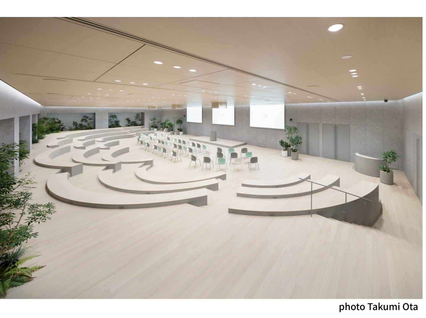 丸井グループのイノベーション空間 nendoがデザインした「共創HALL」 | AXIS Web | デザインの視点で、人間の可能性や創造性を伝えるメディア