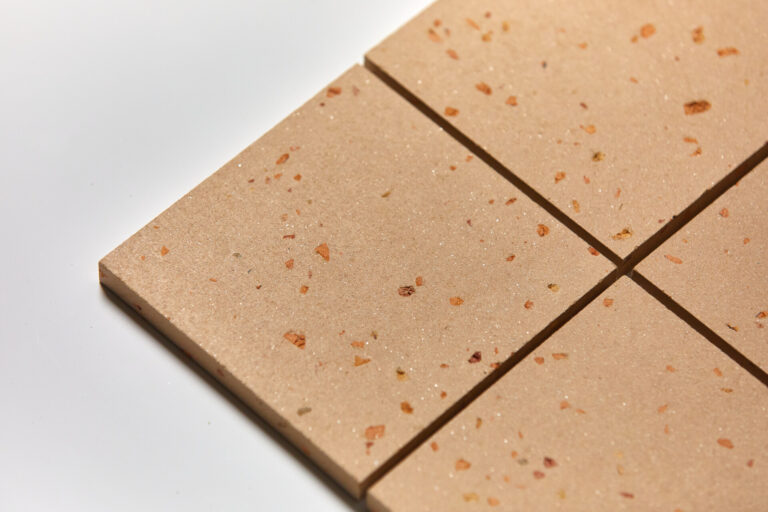 生まれ変わる能登の黒瓦。能登半島地震後の珠洲市と、 CACL、LIXIL、永山祐子建築設計の取り組み | AXIS Web | デザインの視点 ...